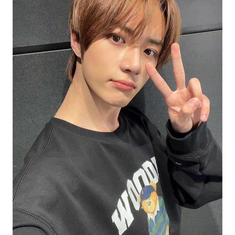 TXT BEOMGYU HUENINGKAI WOODIE FLOWER SWEATER – IDOLS FASHION